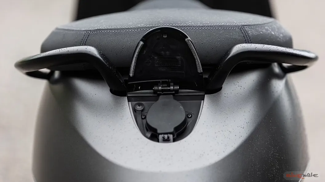 OLA S1 Pro TFT Touchscreen Instrument Cluster Image – BikeWale