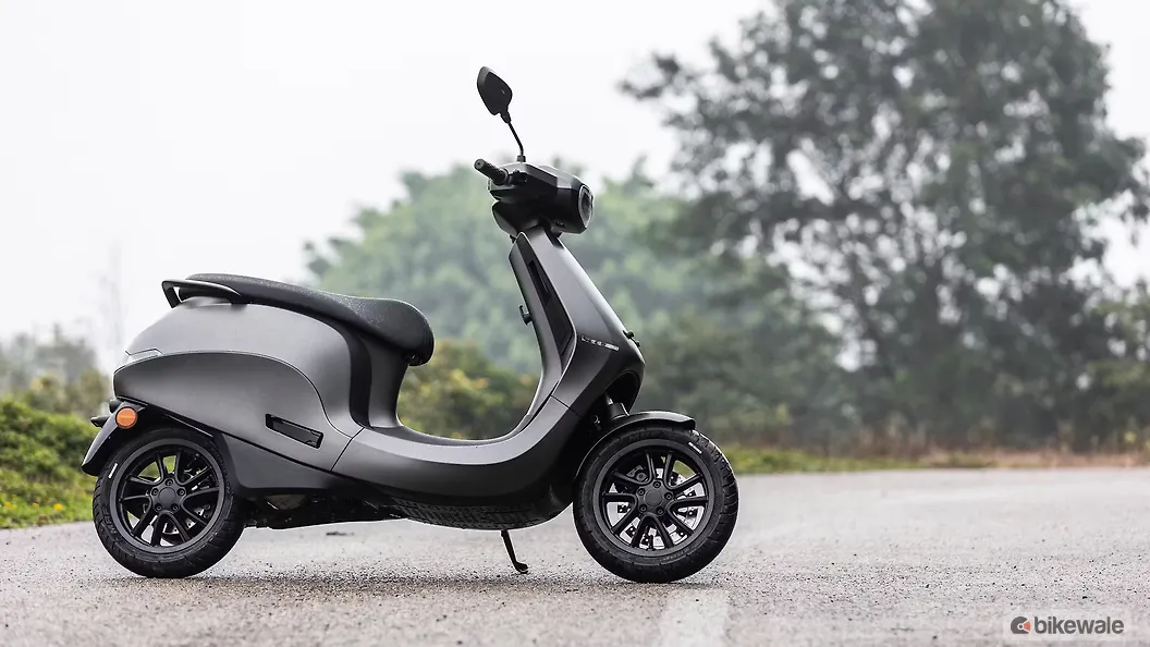 OLA S1 Pro [2021-2023] Right Rear Three Quarter Image – BikeWale