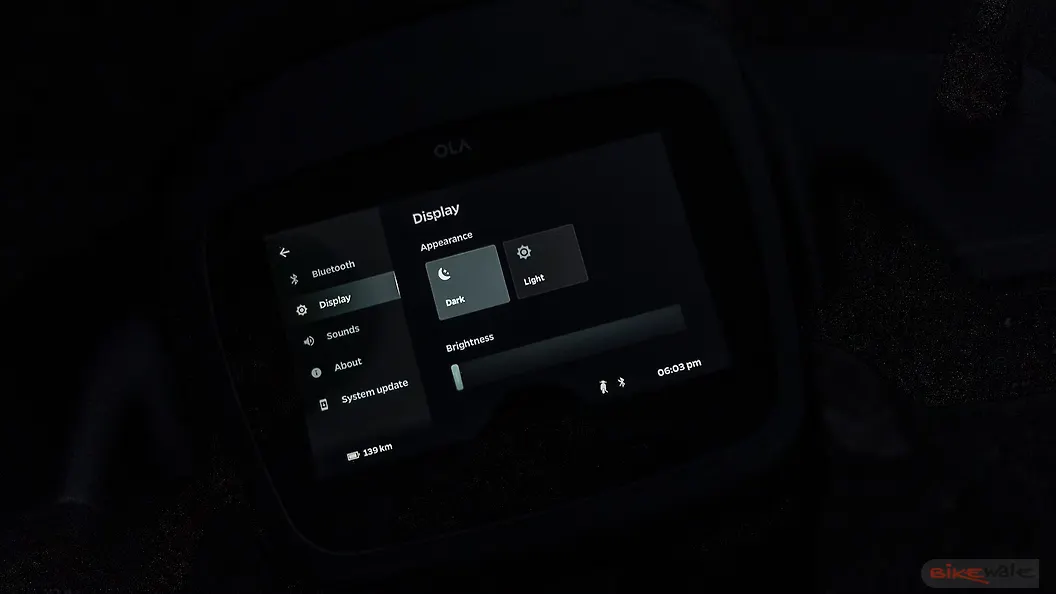 OLA S1 Pro TFT Touchscreen Instrument Cluster Image – BikeWale