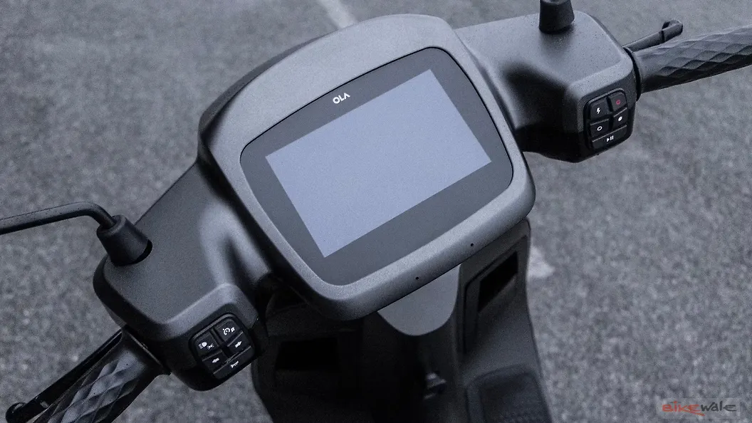 ओला S1 प्रो TFT Touchscreen Instrument Cluster तस्वीरें - बाइकवाले