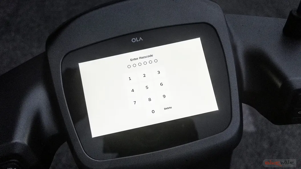 ओला S1 प्रो TFT Touchscreen Instrument Cluster तस्वीरें - बाइकवाले