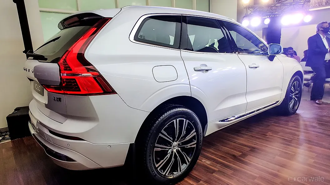 XC60 Right Side View Image, XC60 Photos in India - CarWale