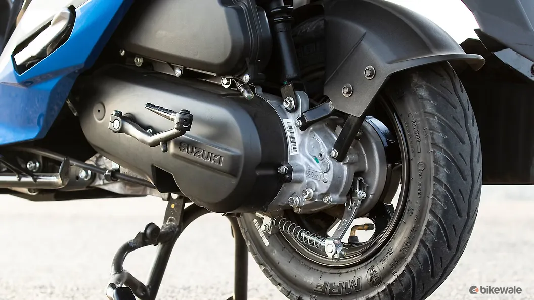 Suzuki Avenis 125 Right Side Body Panel Badge Image – BikeWale