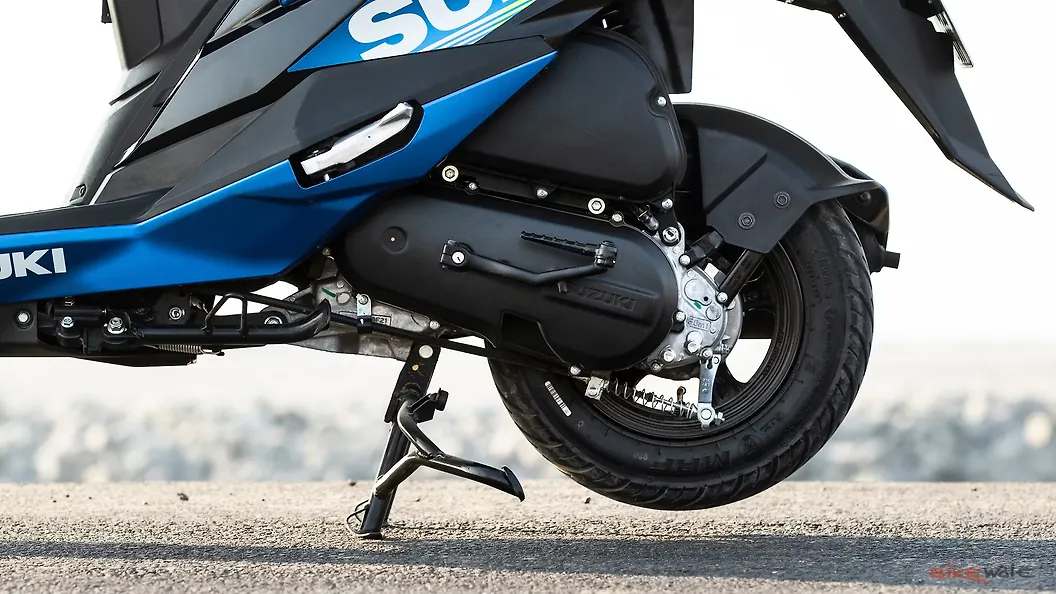 Suzuki Avenis 125 Right Side Body Panel Badge Image – BikeWale