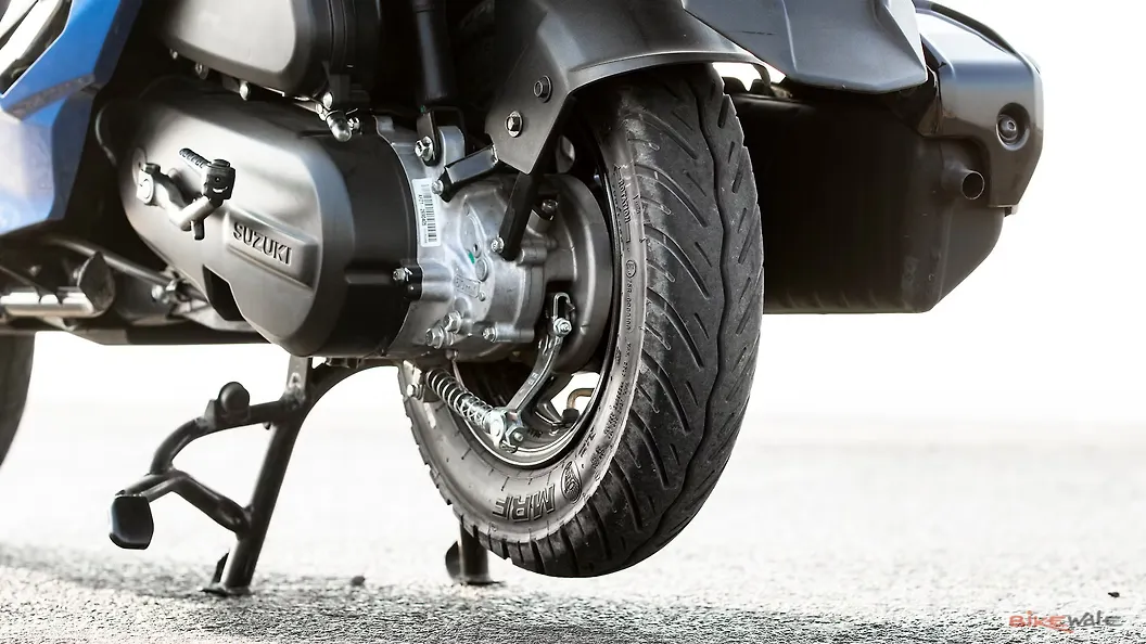 Suzuki Avenis 125 Right Side Body Panel Image – BikeWale