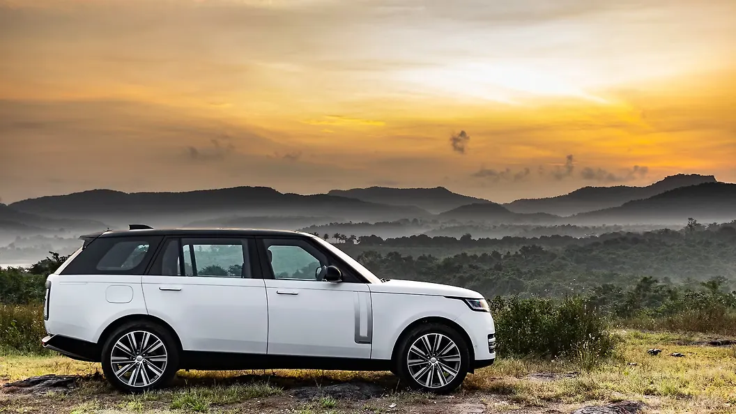 Range Rover Right Side View Image, Range Rover Photos in India - CarWale Range Rover Right Side View Image, Range Rover Photos in India - CarWale