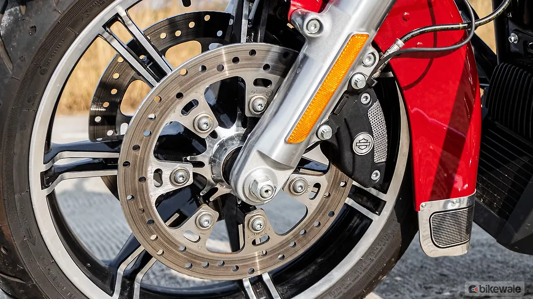 Harley-Davidson Road King Front Brake Image – BikeWale
