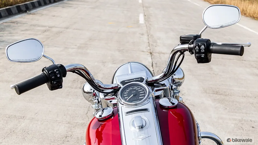 Harley-Davidson Road King Handle Bar Image – BikeWale