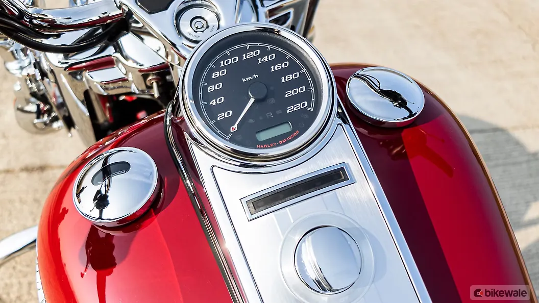 Harley-Davidson Road King Instrument Cluster Image – BikeWale