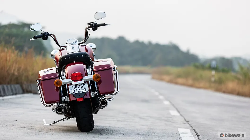 Harley-Davidson Road King Rear Reflex Reflector Image – BikeWale