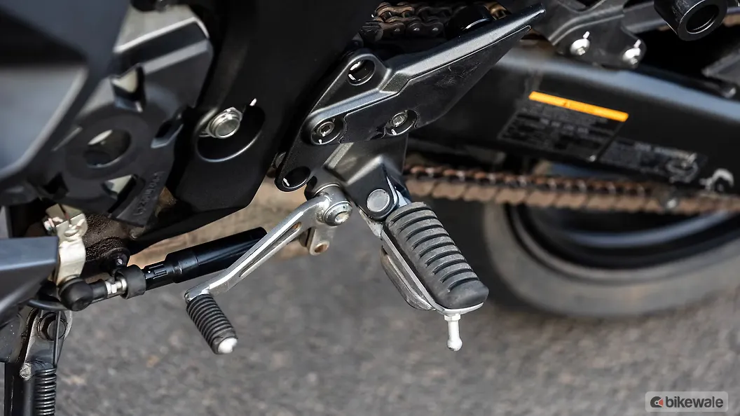 Kawasaki Ninja 1000 Clutch Lever Adjuster Image – BikeWale