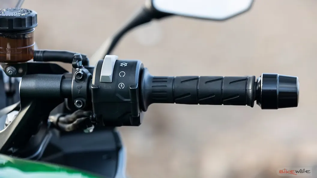 Kawasaki Ninja 1000 Ignition Switch Image – BikeWale