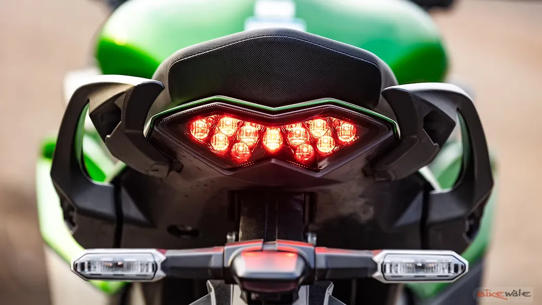 Kawasaki Ninja 1000 Action Image – BikeWale