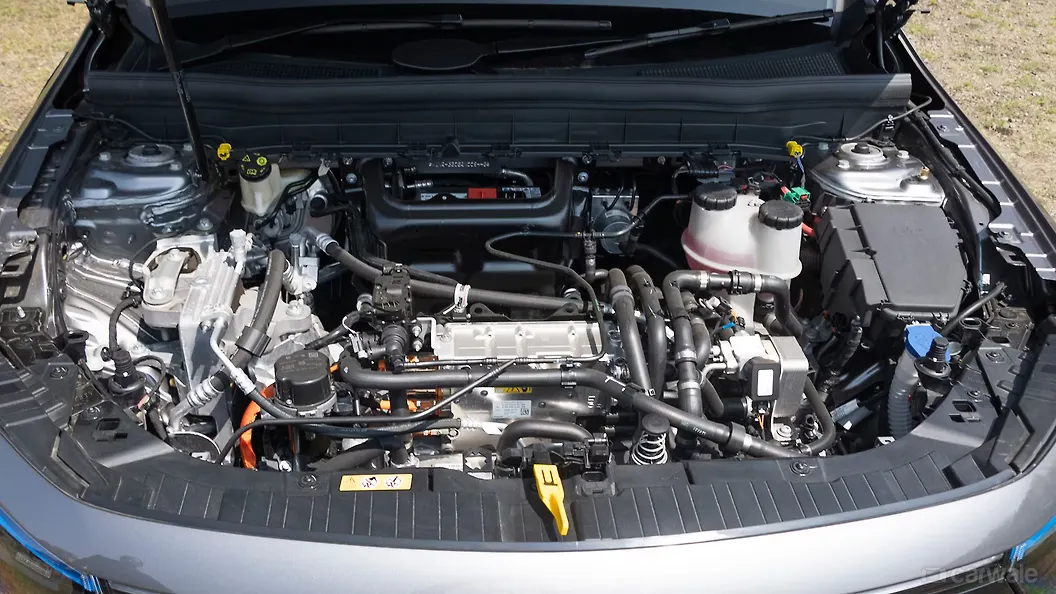 EQB Engine Shot Image, EQB Photos in India - CarWale