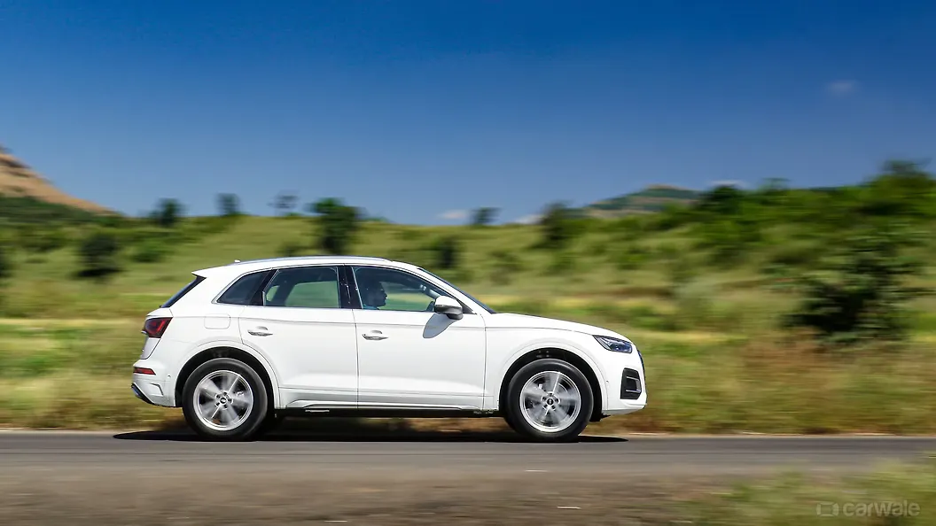 Q5 Right Side View Image, Q5 Photos in India - CarWale