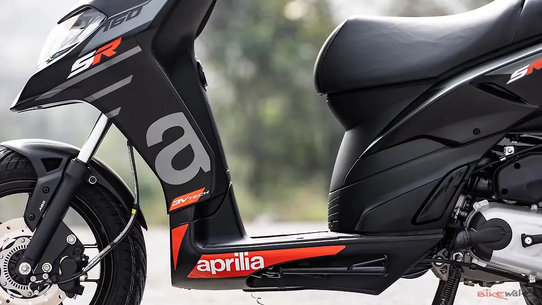 Aprilia SR 160 Floorboard Image – BikeWale