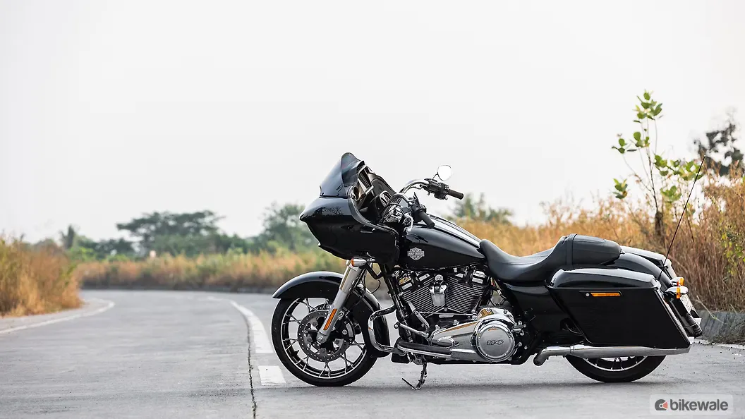 Harley-Davidson Road Glide Special [2022] Left Side View Image – BikeWale