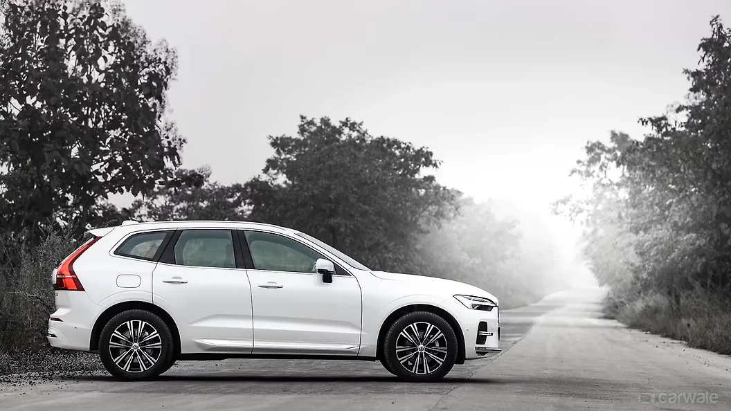 XC60 Right Front Three Quarter Image, XC60 Photos in India - CarWale