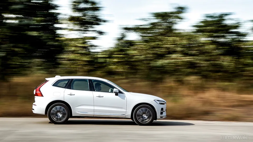 XC60 Right Side View Image, XC60 Photos in India - CarWale