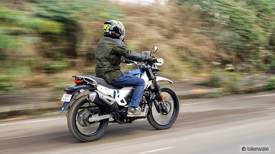 Hero Xpulse 200 4V Right Side View Image – BikeWale