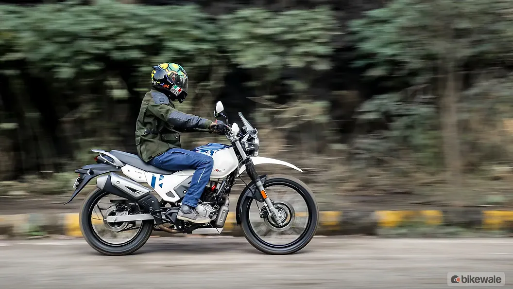 Hero Xpulse 200 4V Right Side View Image – BikeWale