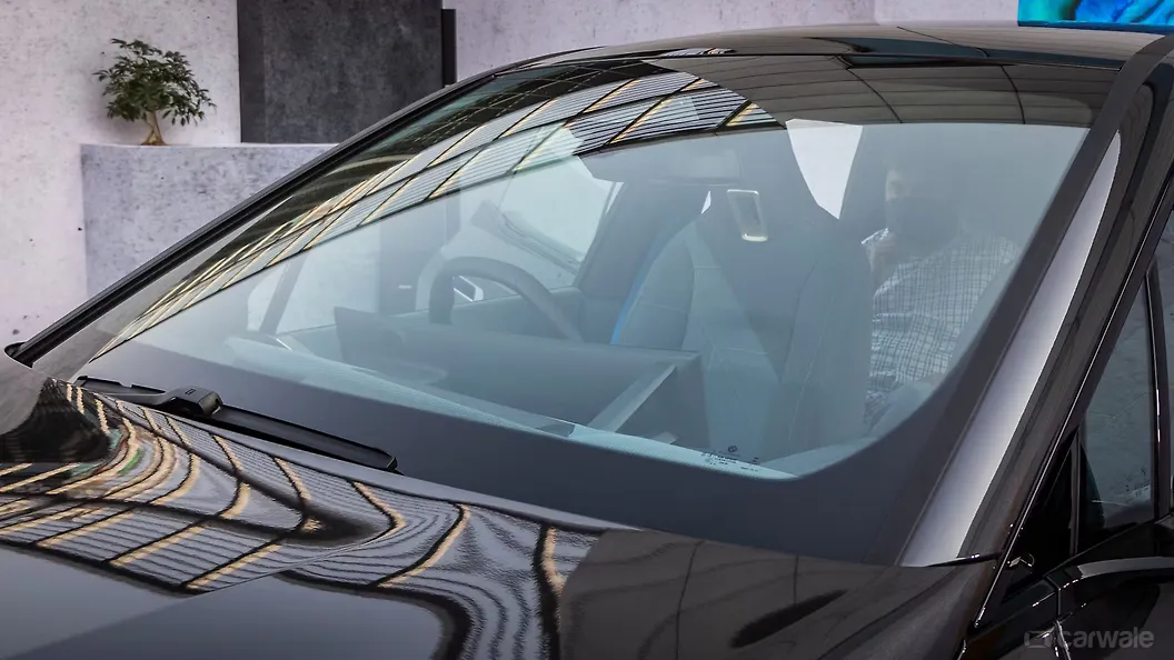 iX Front Windshield/Windscreen Image, iX Photos in India - CarWale