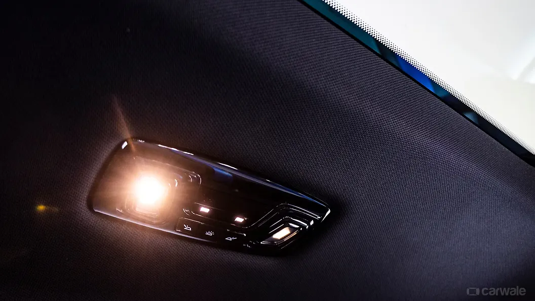 iX Rear Row Roof Mounted Cabin Lamps Image, iX Photos in India - CarWale