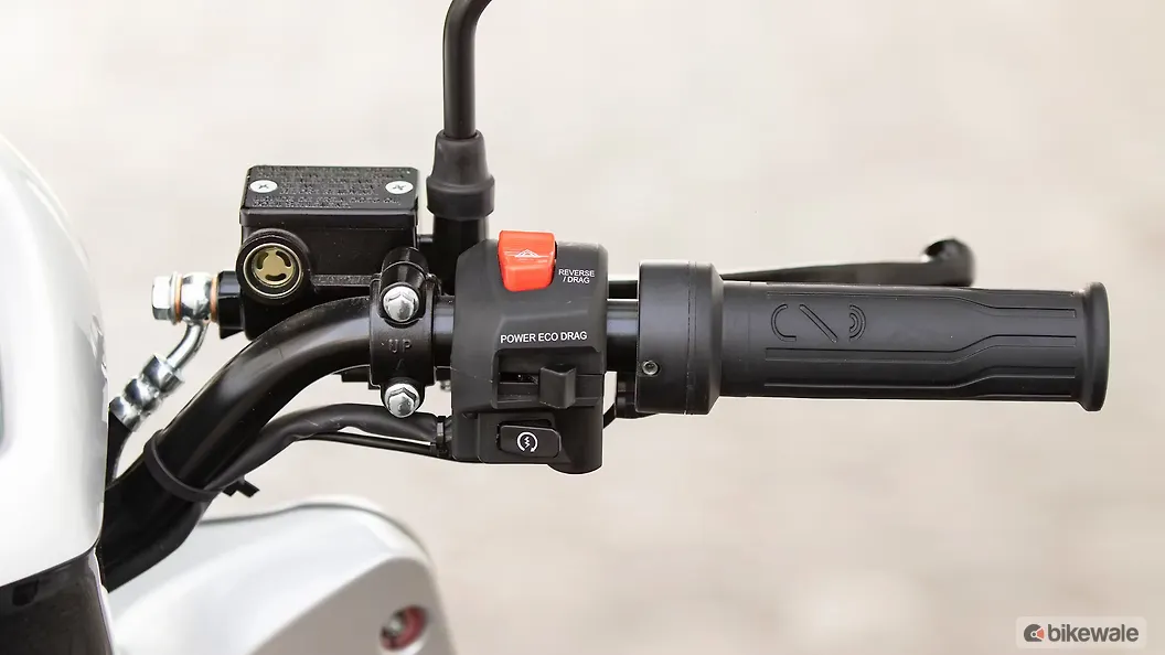 Bounce Infinity E1 Instrument Cluster Image – BikeWale