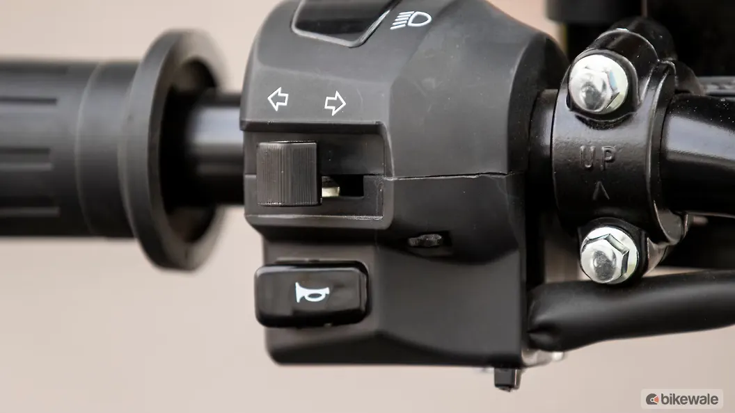 Bounce Infinity E1 High Beam Low Beam Switch Image – BikeWale