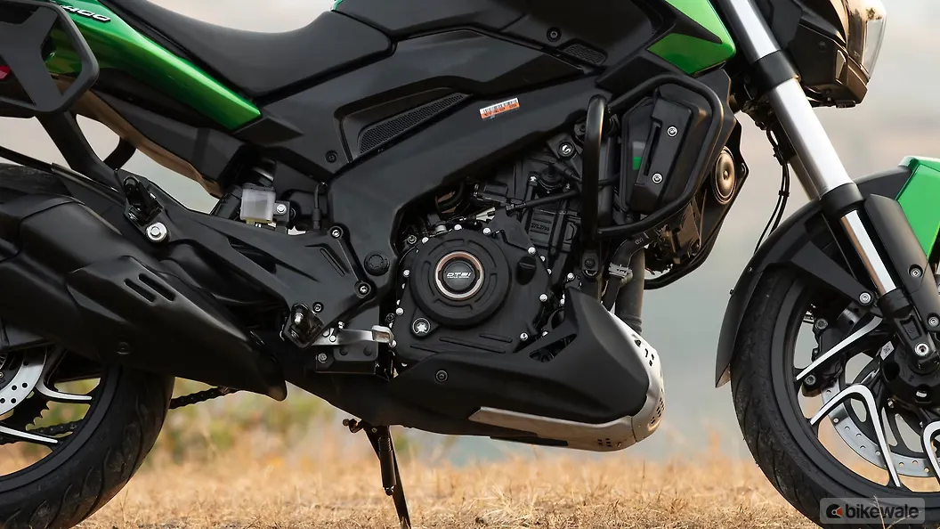 Bajaj Dominar 400 Right Side View Image – BikeWale