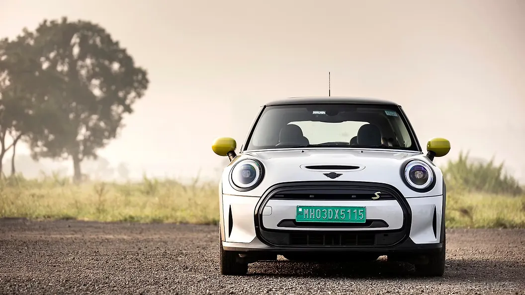 Cooper SE Front View Image, Cooper SE Photos in India - CarWale