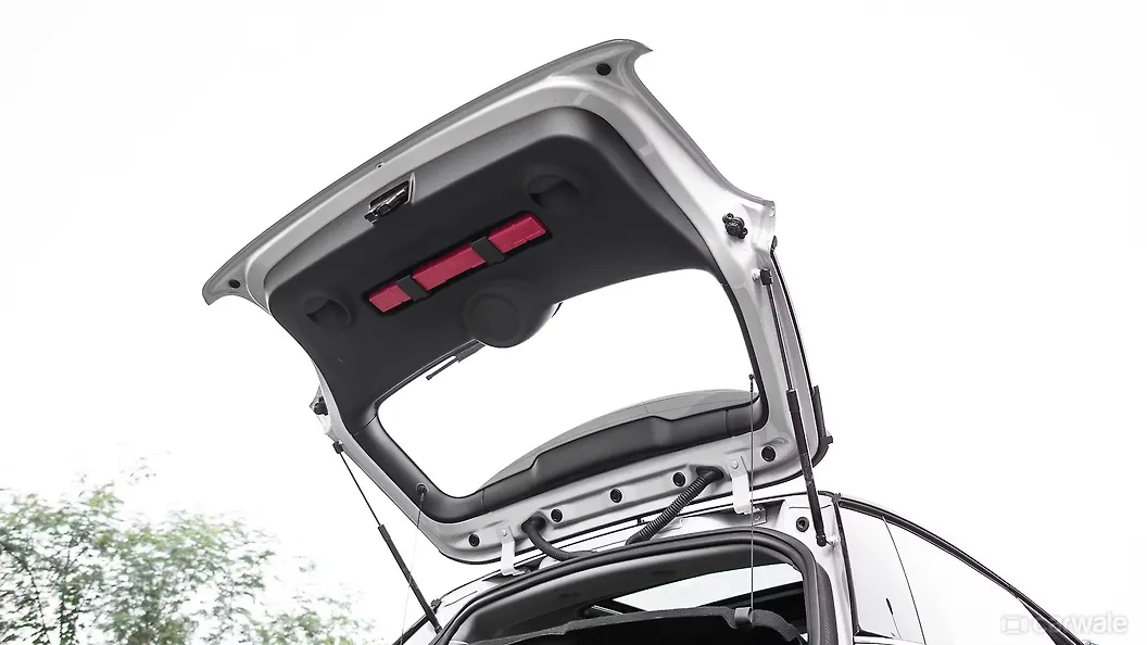 Cooper SE Open Boot/Trunk Image, Cooper SE Photos in India - CarWale