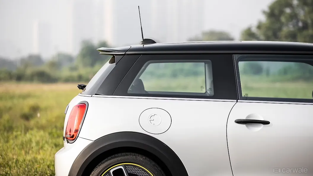 Cooper SE Rear Quarter Glass Image, Cooper SE Photos in India - CarWale