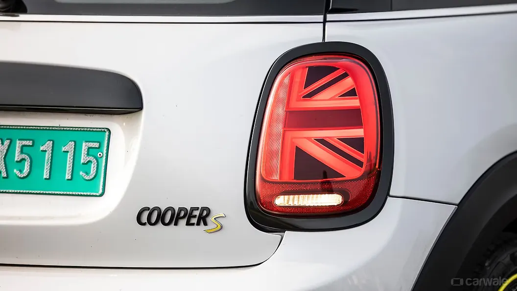 Cooper SE Rear Signal/Blinker Light Image, Cooper SE Photos in India ...
