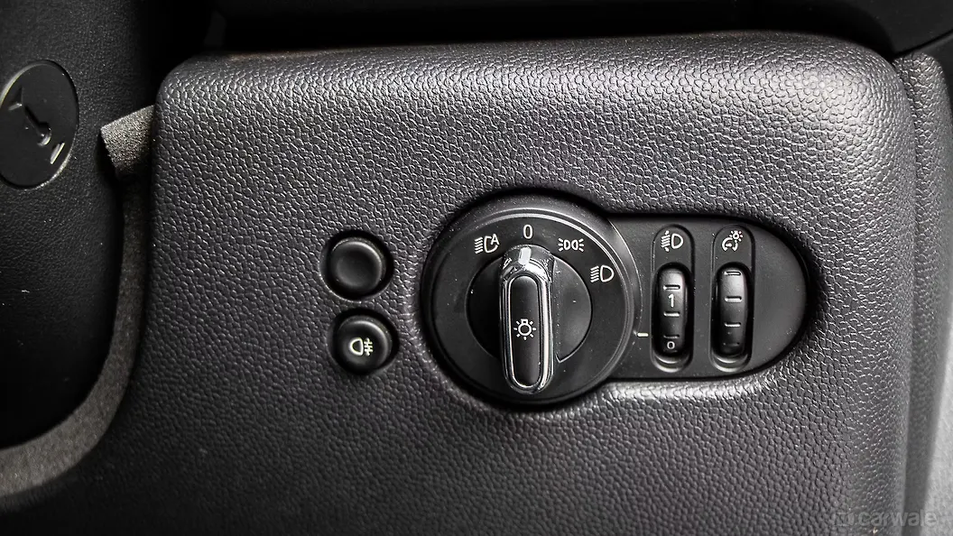 Cooper SE Dashboard Switches Image, Cooper SE Photos in India - CarWale