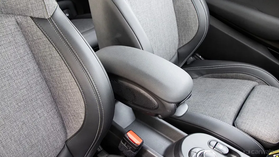 Cooper SE Front Centre Arm Rest Image, Cooper SE Photos in India - CarWale