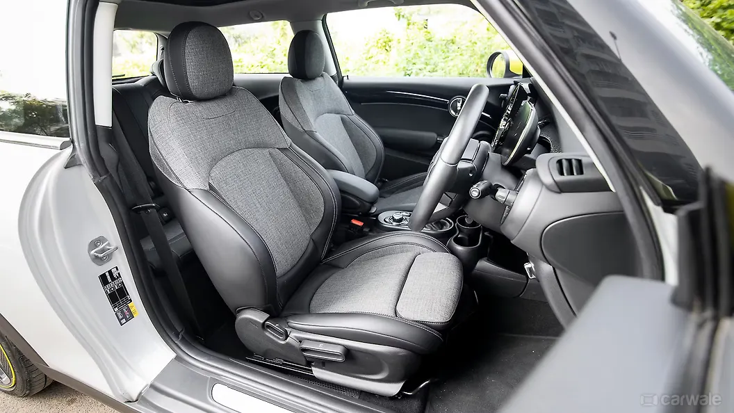 Cooper SE Front Row Seats Image, Cooper SE Photos in India - CarWale