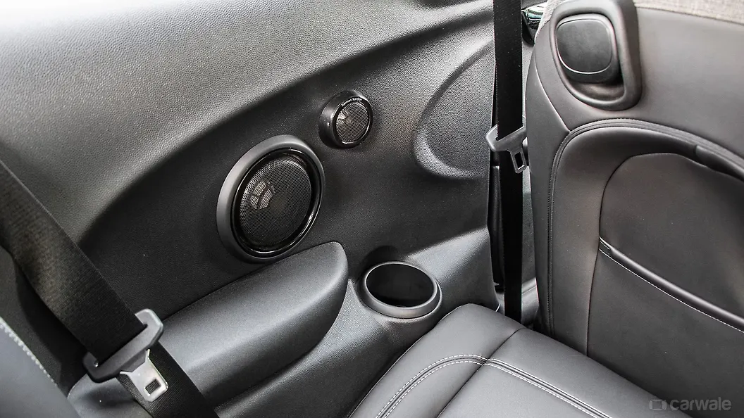 Cooper SE Rear Cup Holders Image, Cooper SE Photos in India - CarWale