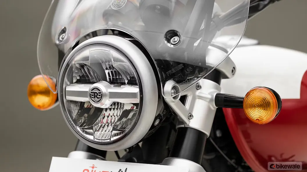 Royal Enfield Super Meteor 650 Front Turn Indicators Image – BikeWale