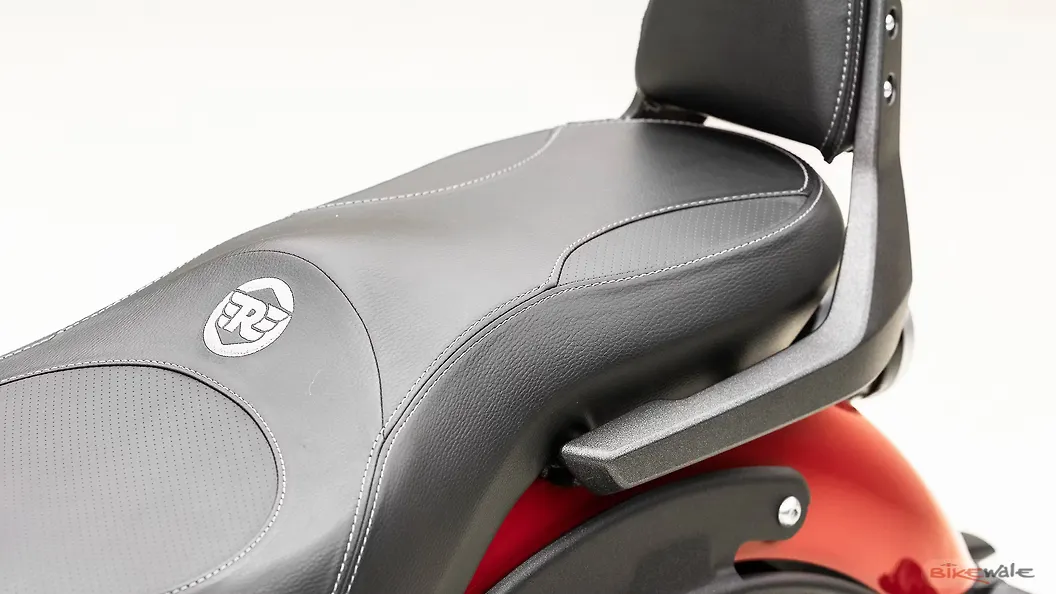 Royal Enfield Super Meteor 650 Rear Mudguard Image – BikeWale