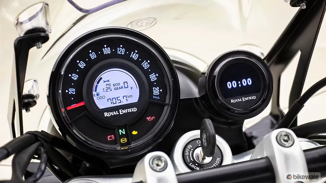 Royal Enfield Super Meteor 650 TFT / Instrument Cluster Image – BikeWale