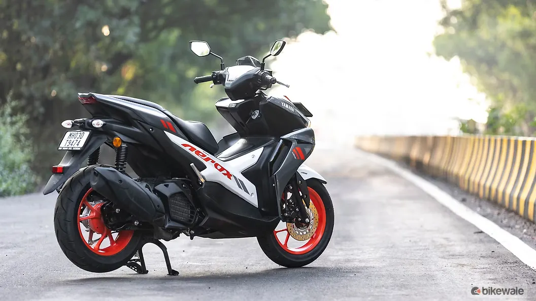Yamaha Aerox 155 Right Side View Image – BikeWale