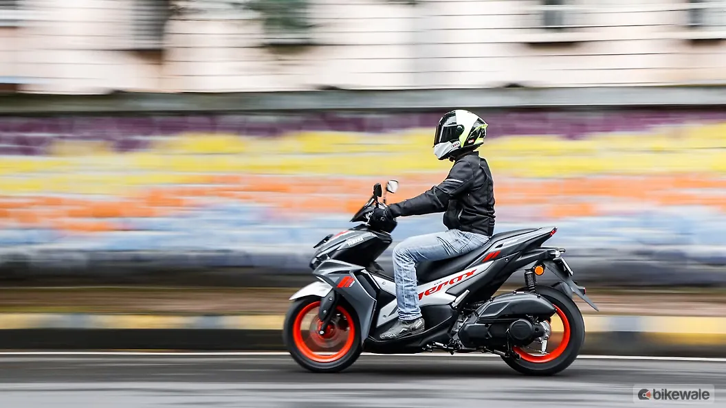 Yamaha Aerox 155 Right Side View Image Bikewale