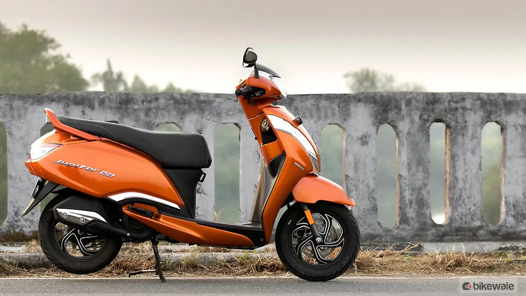 TVS Jupiter 125 Right Side View Image – BikeWale