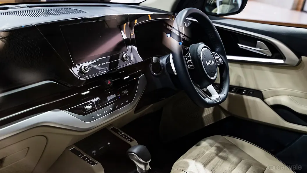 Carens Dashboard Image, Carens Photos in India - CarWale