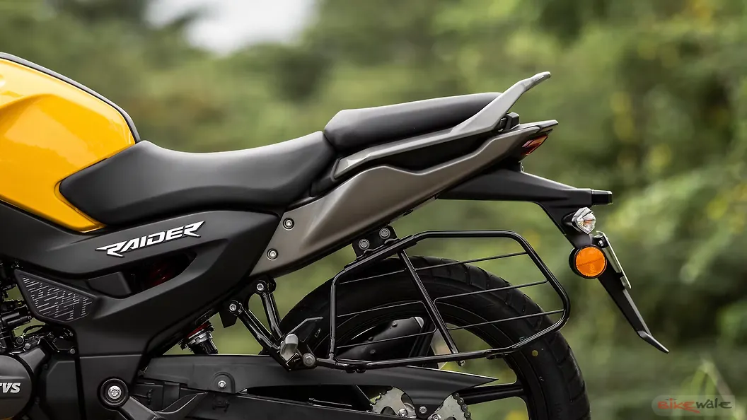 TVS Raider 125 Rear Reflex Reflector Image – BikeWale