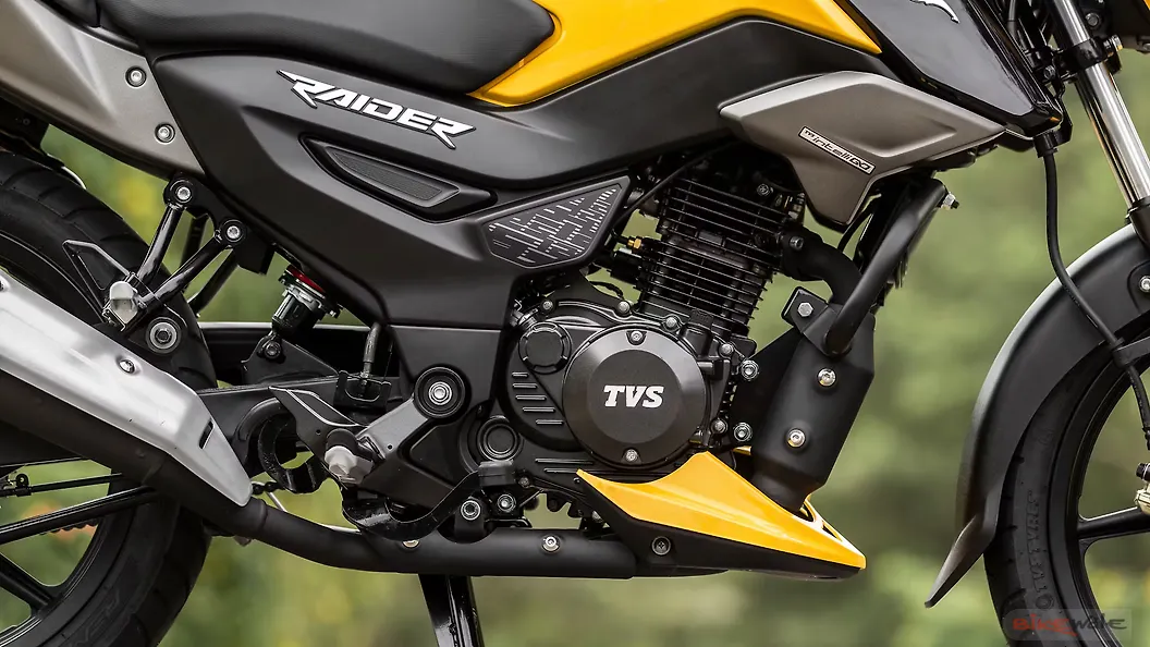 TVS Raider 125 Rear Suspension Spring Preload Setting Image – BikeWale