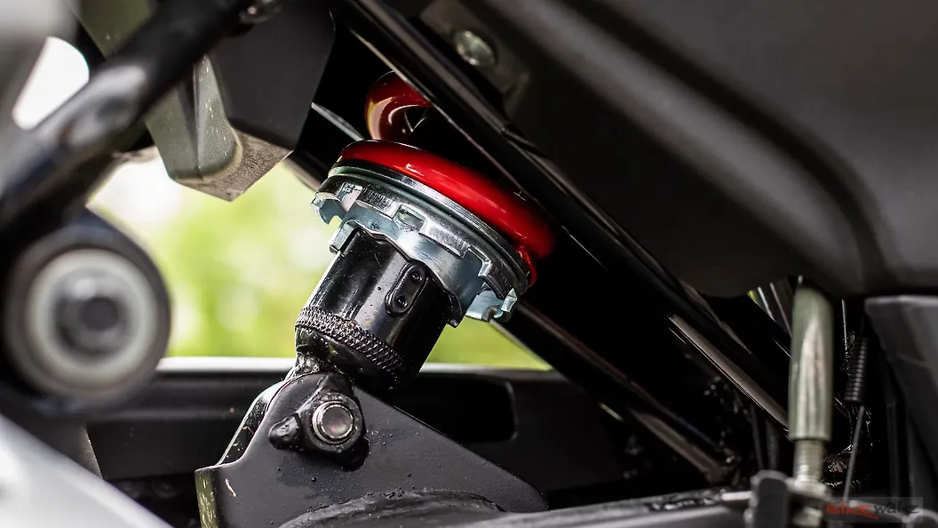 TVS Raider 125 Drive Chain and Sprocket Image – BikeWale