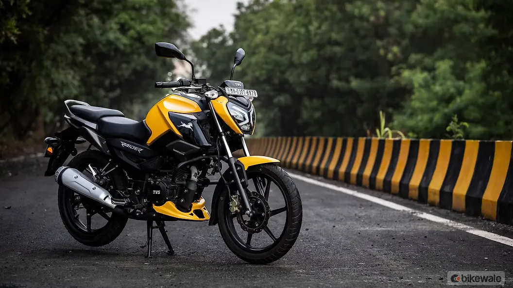 TVS Raider 125 Right Front Three Quarter Image – BikeWale