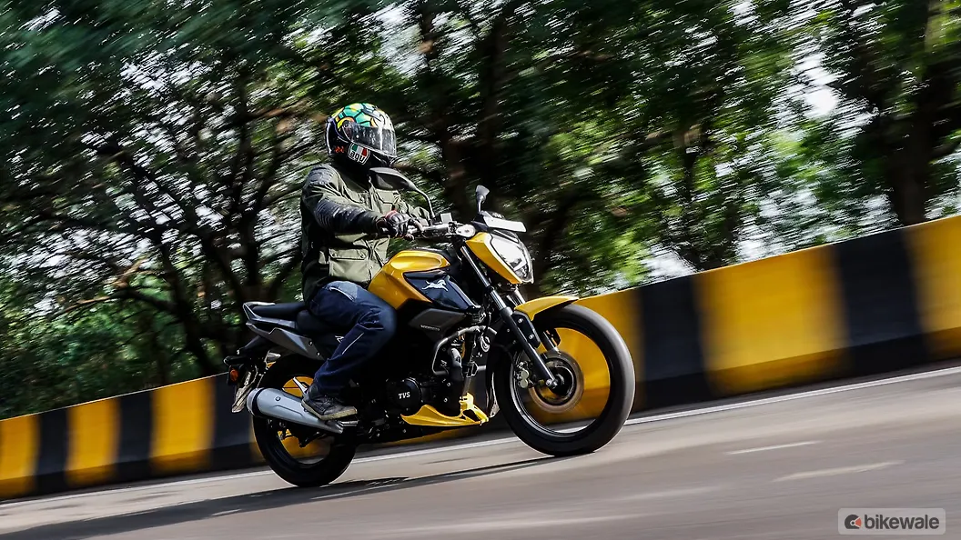 TVS Raider 125 Right Front Three Quarter Image – BikeWale